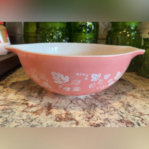 Pyrex | Kitchen | Vintage Pyrex Pink Gooseberry 444 | Poshmark